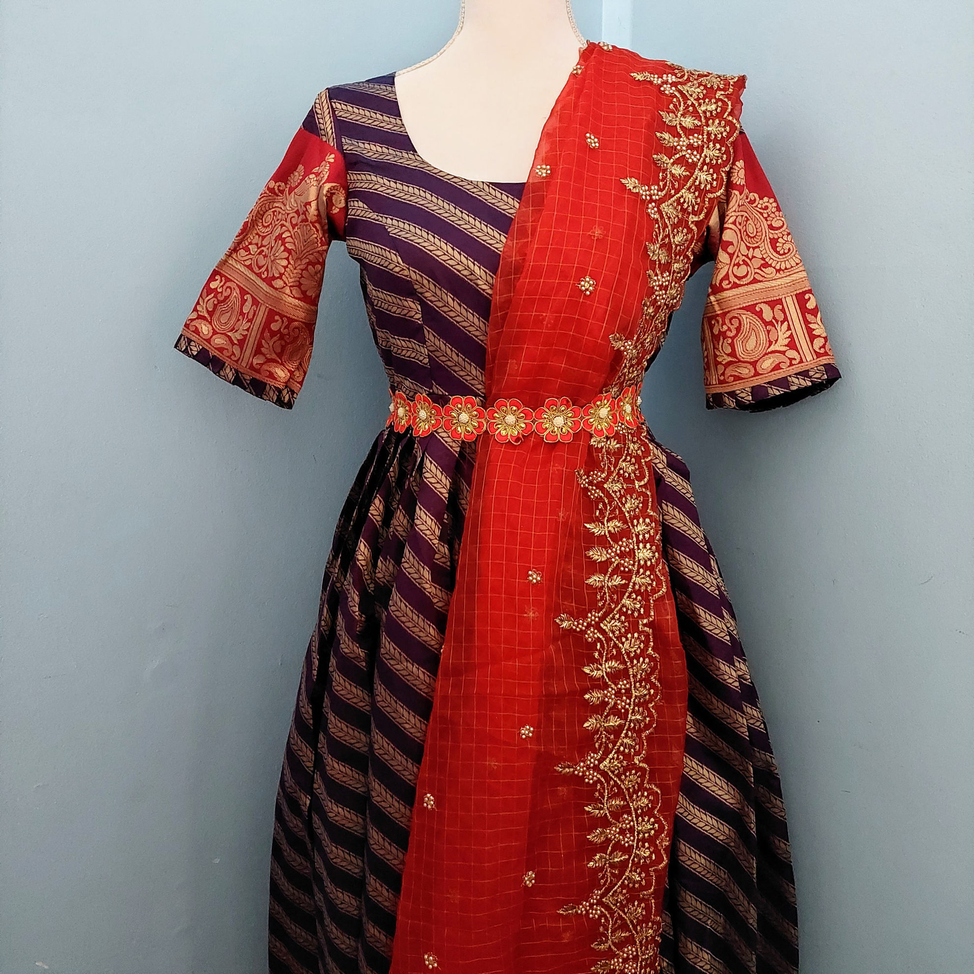PunarviAuthentic|PreLoved|SustainableBeautiful Red Long Frock with Dupatta