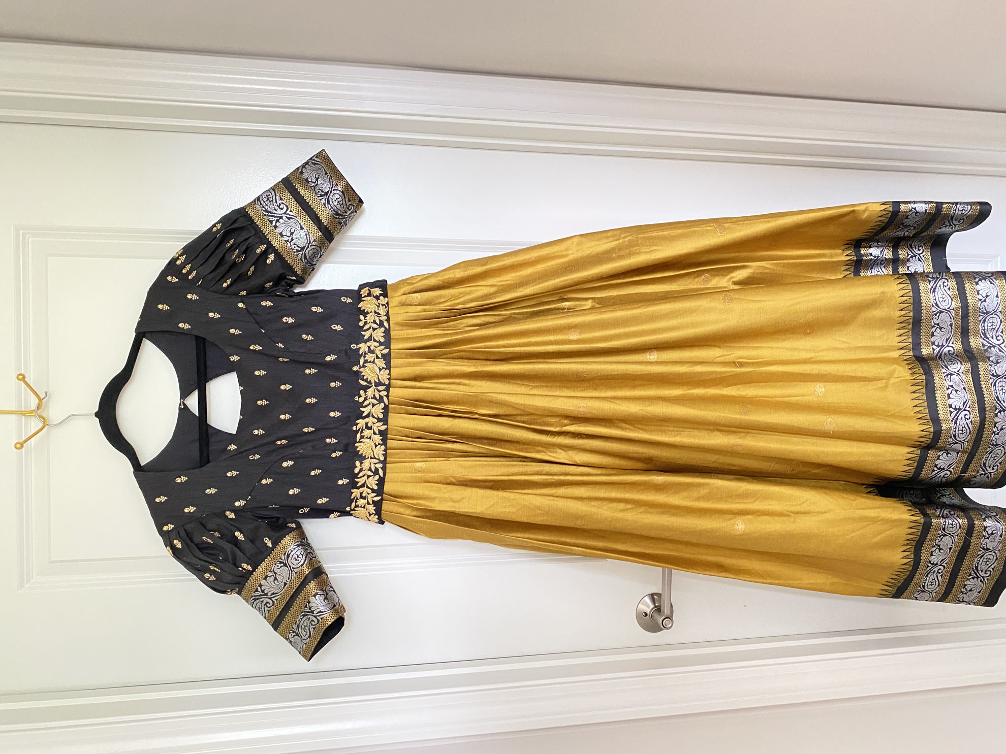 PunarviAuthentic|PreLoved|SustainableBrand new - Mustard and black long ...