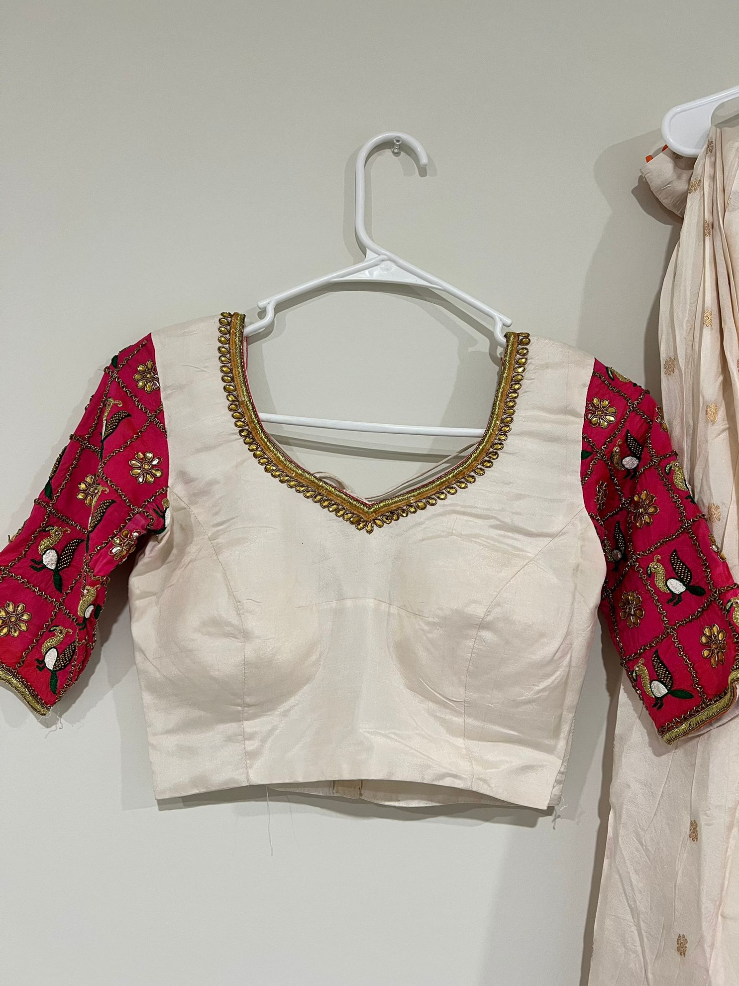 PunarviAuthentic|PreLoved|SustainableOff White Pattu Lehenga 15y