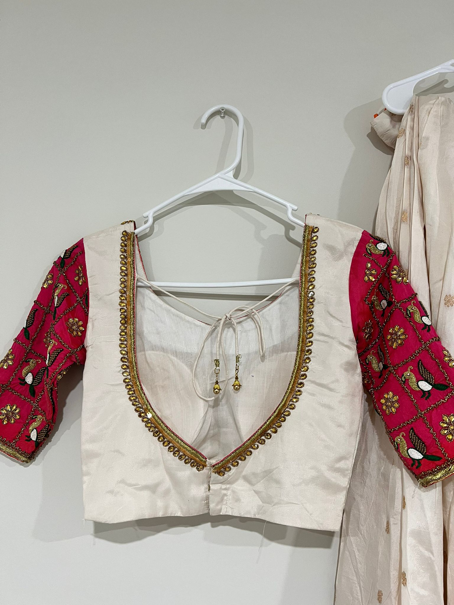 PunarviAuthentic|PreLoved|SustainableOff White Pattu Lehenga 15y